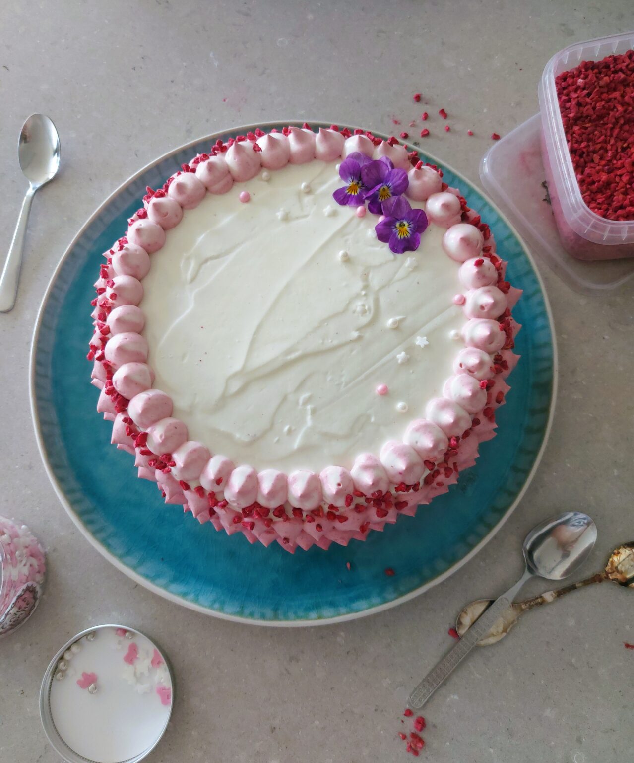 Mitte eriti punane kook "red velvet" koogi ainetel - Hea toidu kodu